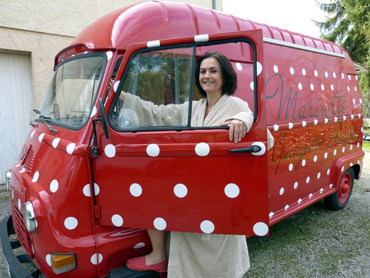 Mariane Moreira Garcia - Les accros du peignoir